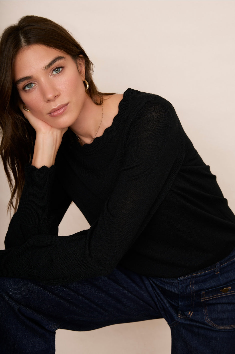 Fleurine Scallop Jumper - Black – WYSE London