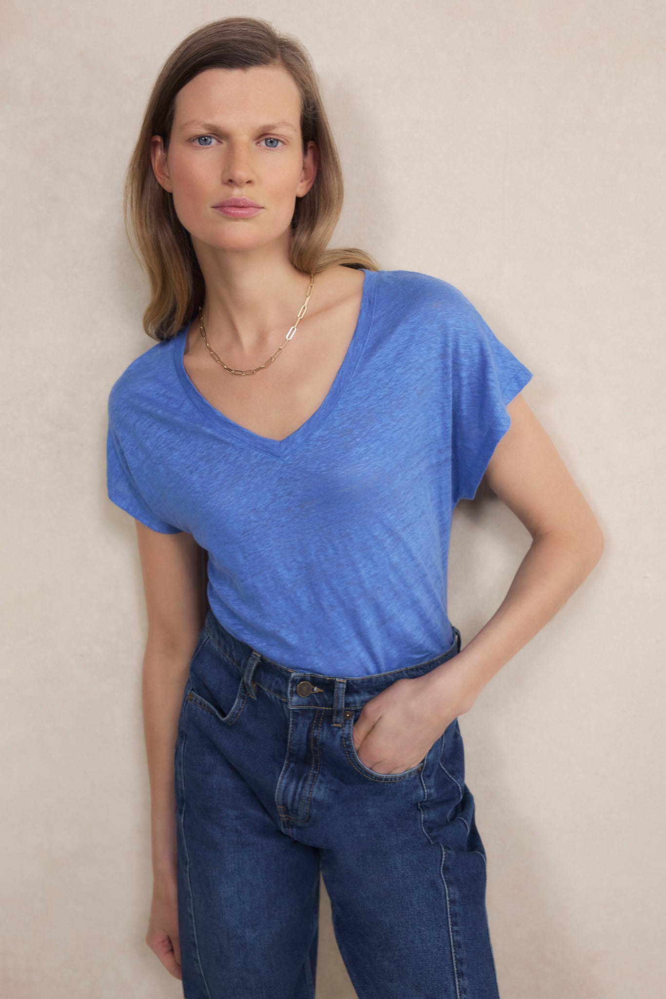 Chiara Linen V Neck Tee - Riviera Blue – WYSE London