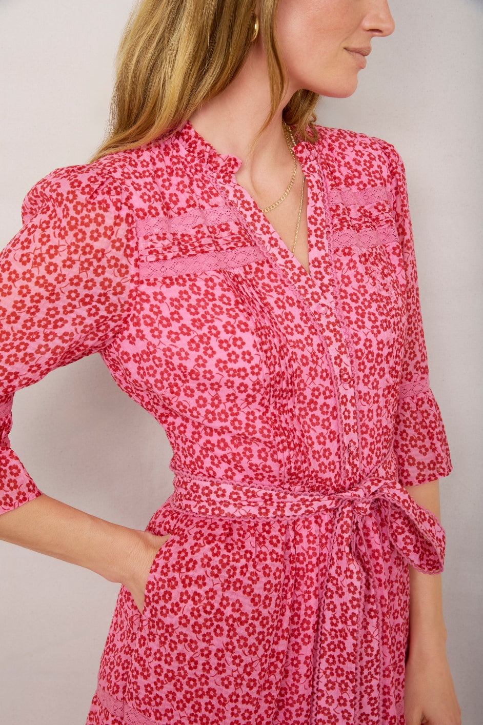 Samara Dress - Candy Pink Daisy Floral – WYSE London