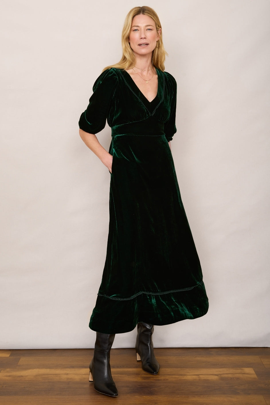 Valerie Silk Velvet Dress - Forest Green – WYSE London